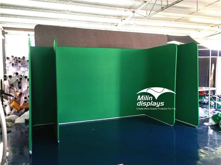 Custom Size and Printing for Portable Photo Booth Backdrops