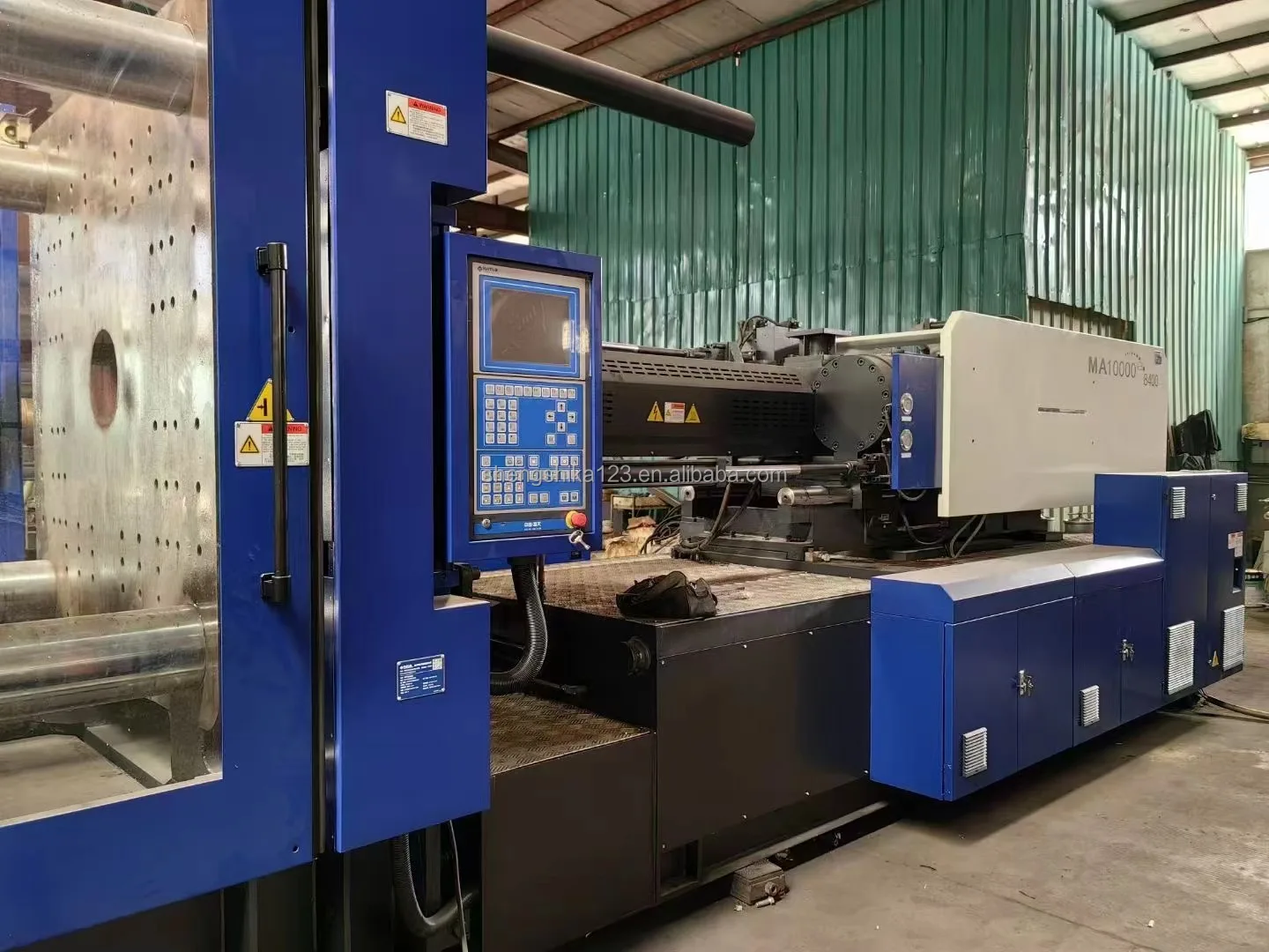 Haitian Big Injection Molding Machine 1000ton Plastic Boxes Injection ...