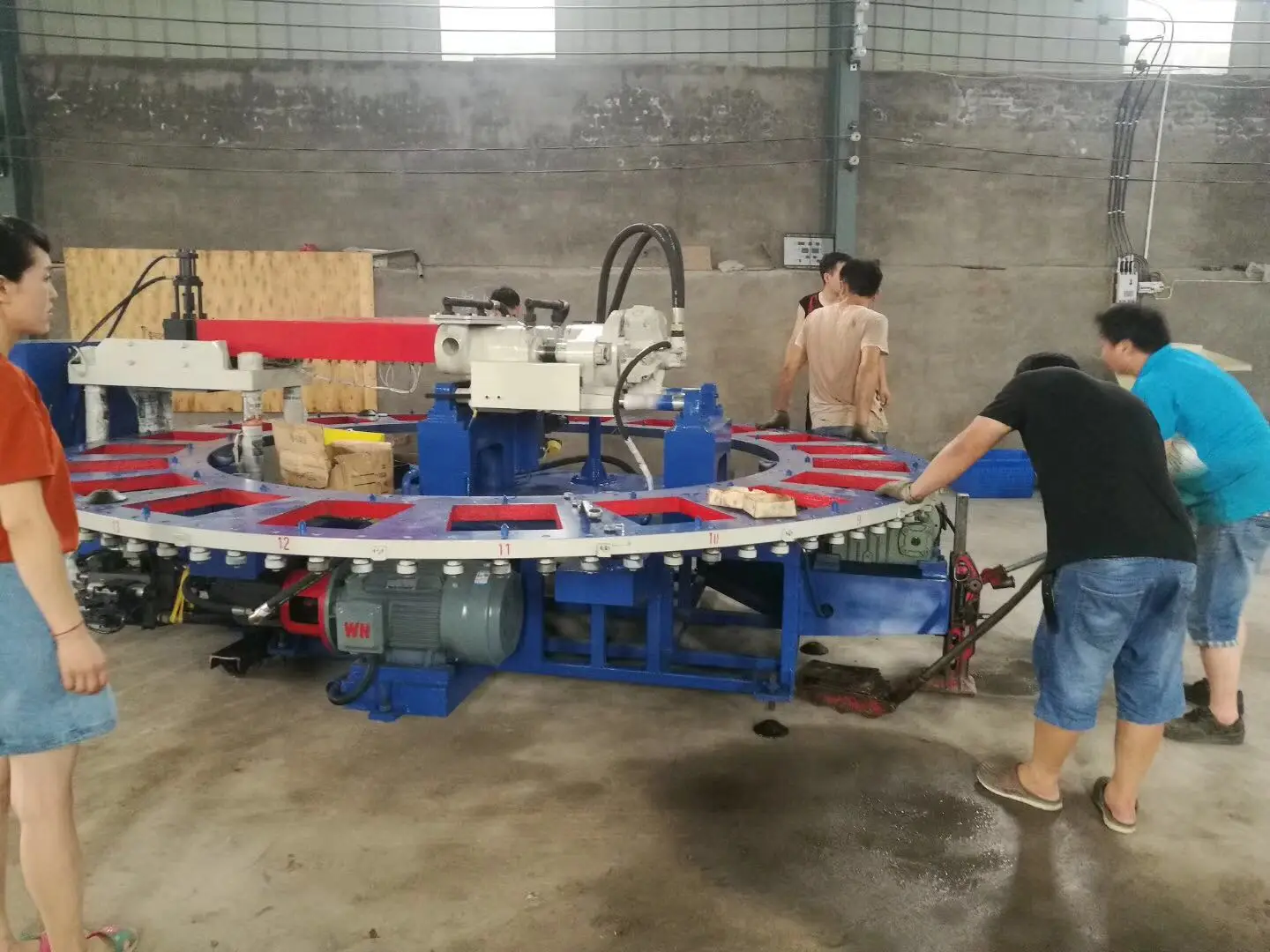 Flip Flop Strap Machine - Efficient Injection Moulding