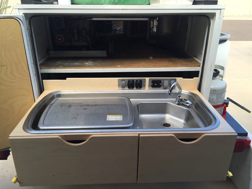 Aluminum Mini Camper Travel Trailer - Perfect for Overland Camping