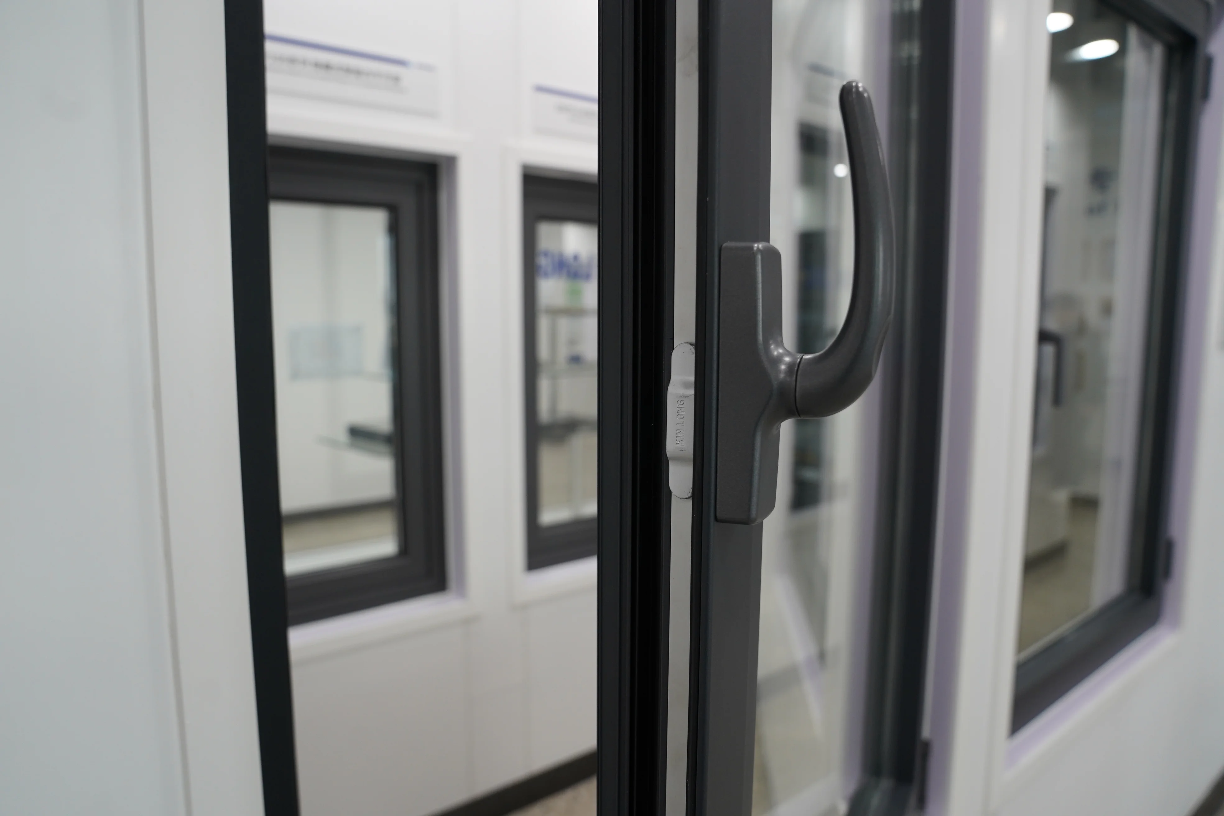 Modern Design Swing Casement Windows Windproof With Aluminum Alloy ...