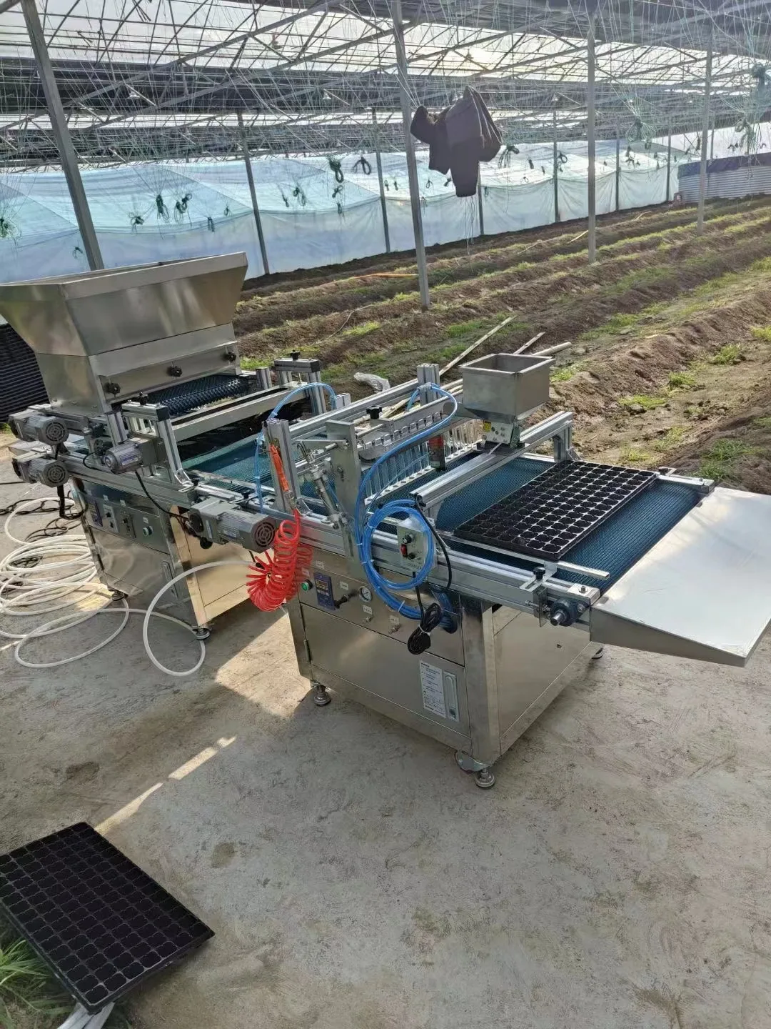 Automatic Seeds Sowing Machine for Seedling Plug Tray Seeder