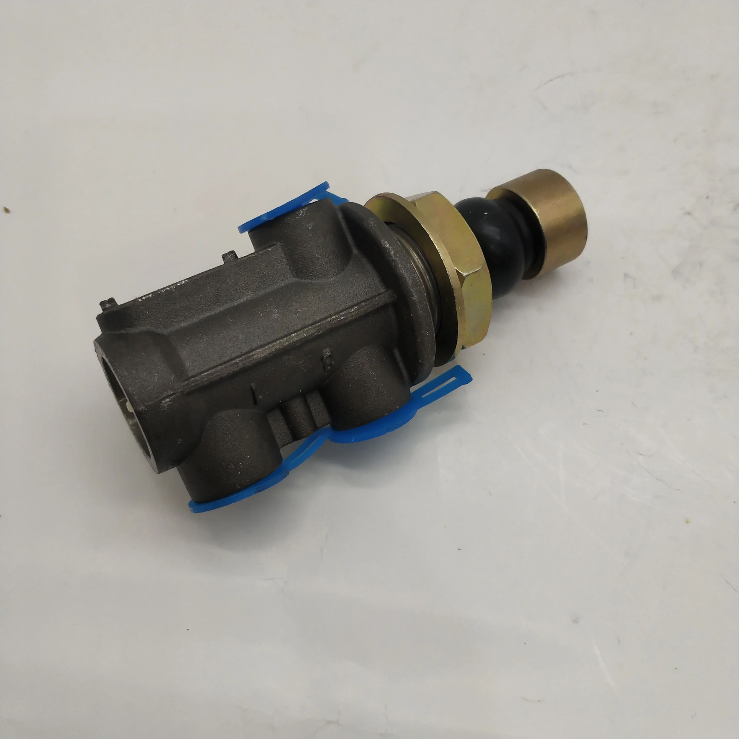 Air Brake System Heavy Duty Truck 4613150080 Foot Brake Valve For Sale ...