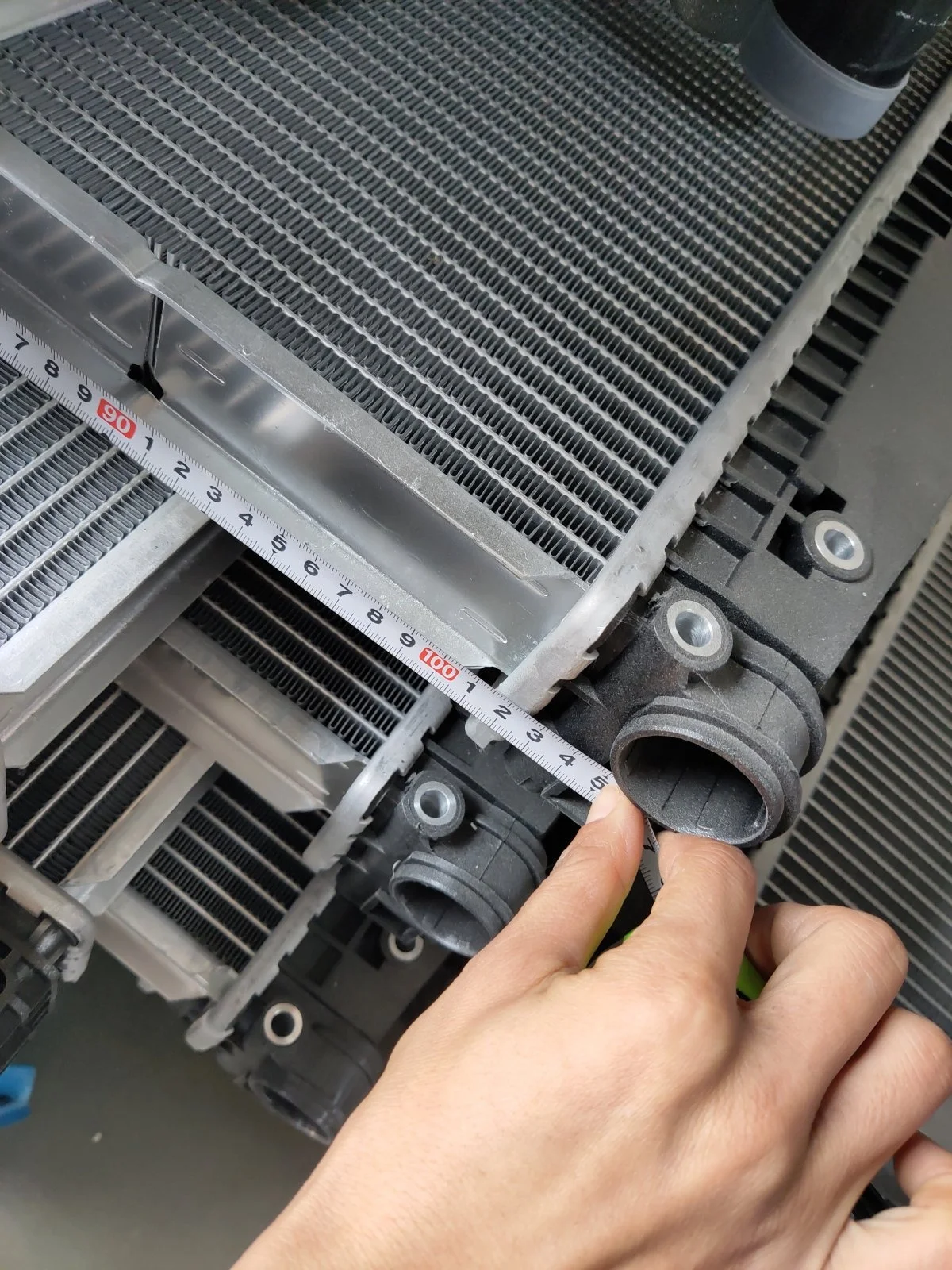 Actros Axor Zetros Atego 9425001203 Truck Radiator| Alibaba.com