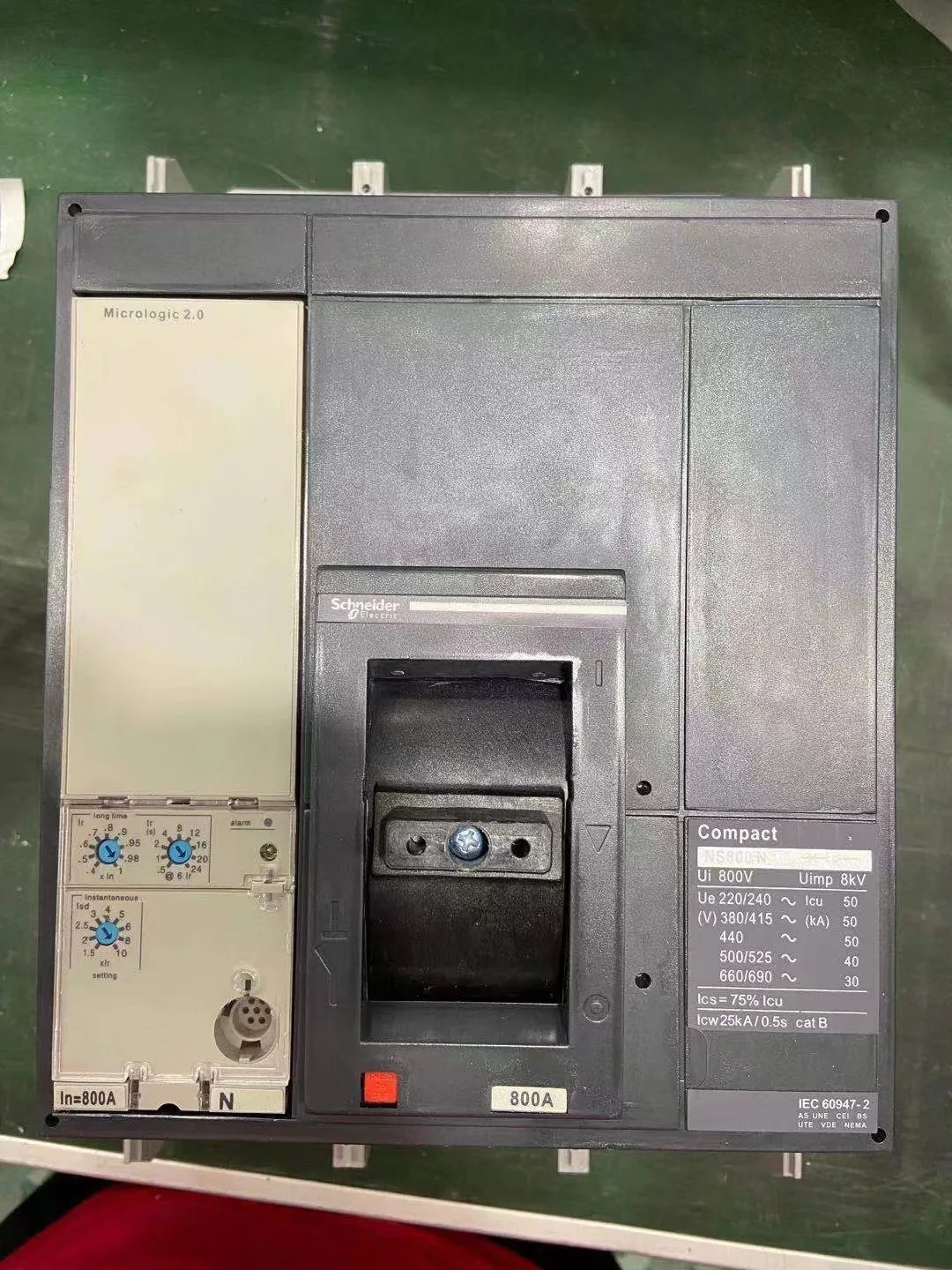 Sch 3P 4P 160A 630A 800A 1000A Circuit Breaker Compact NSX