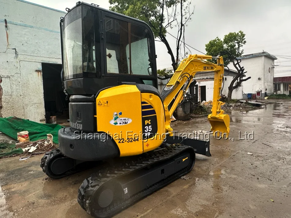 KOMATSU PC35 2023 - 99% New Excavator with Strong Power