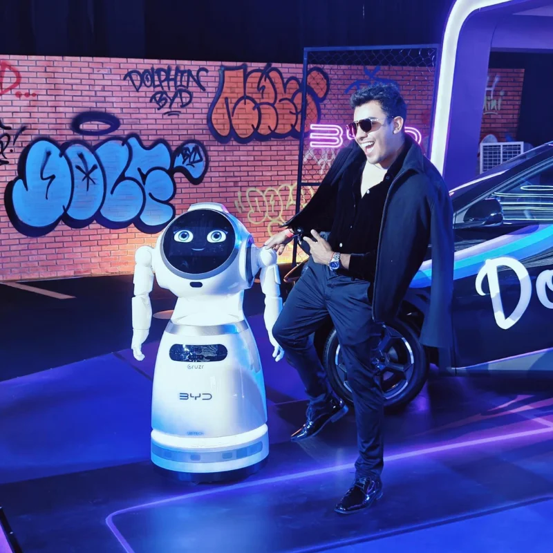 UBTECH Cruzr 1s - Multilingual AI Receptionist Robot