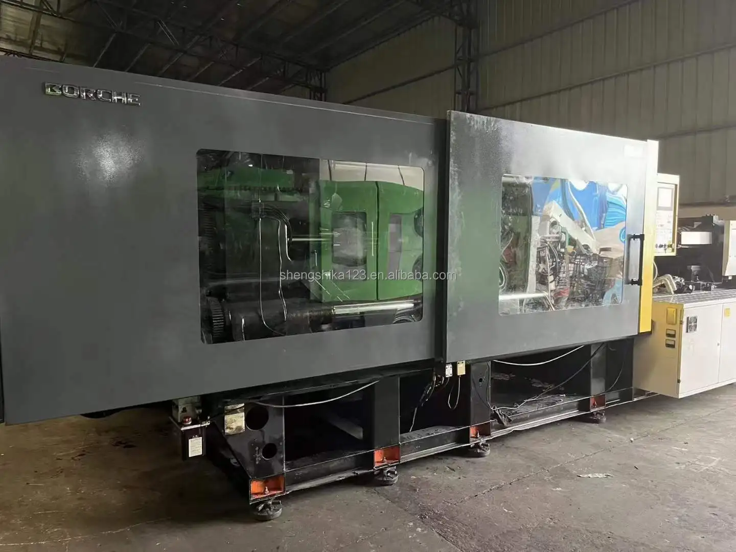 Borche Injection Molding Machine BS400-III 400ton