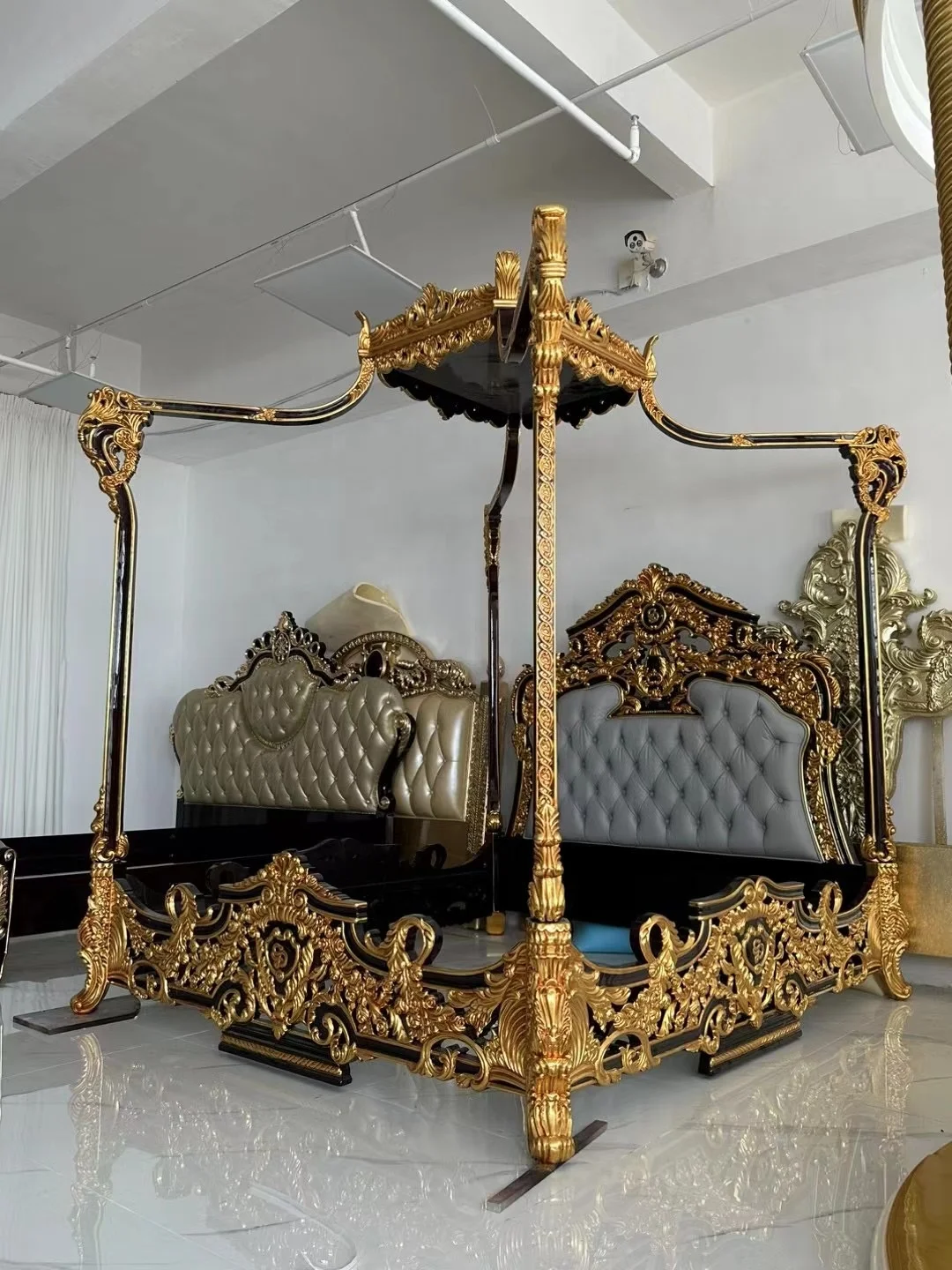 Handmade High Gloss Black Gold Carved Royal Luxury Bed