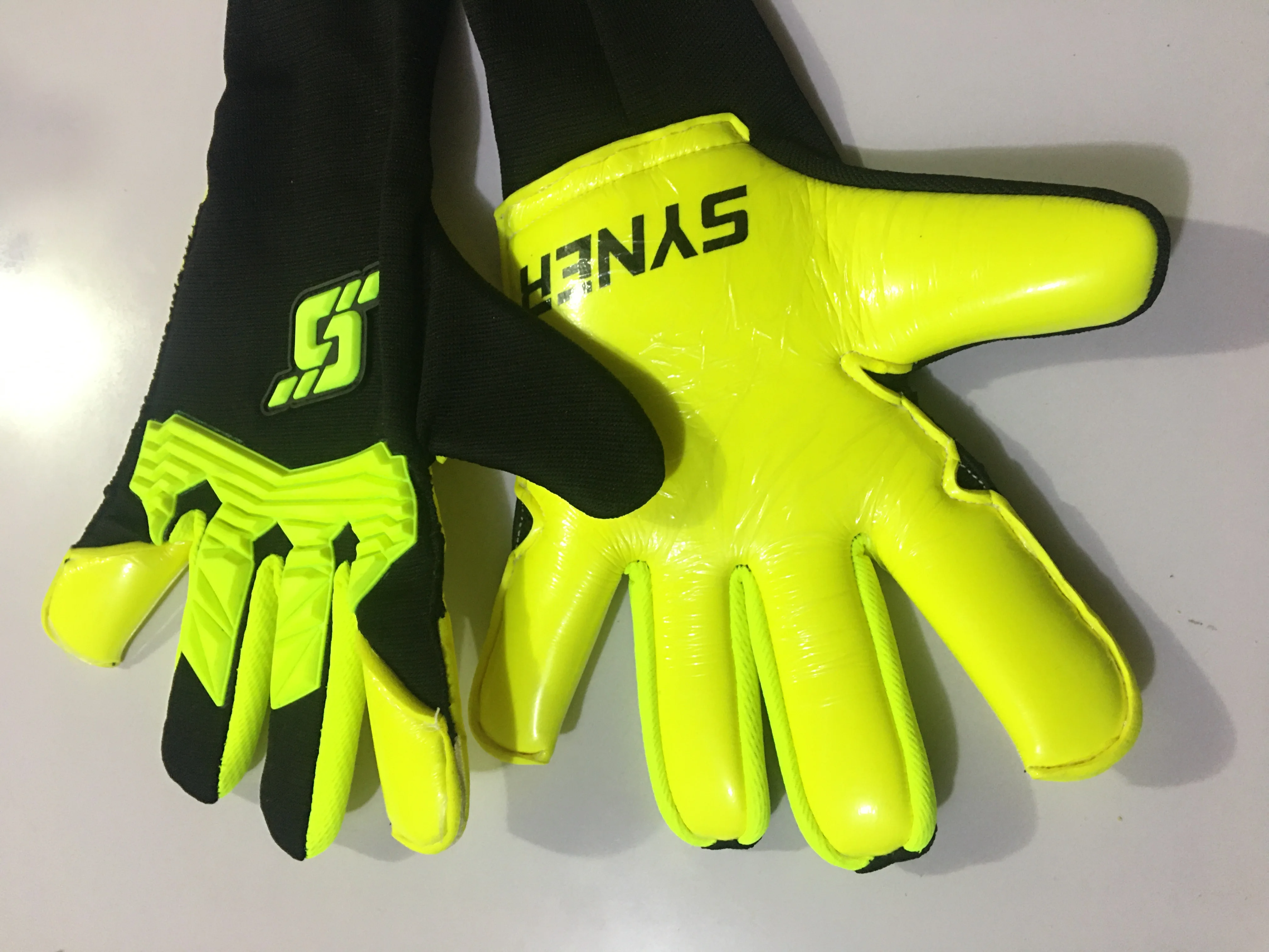 Customized Football Goalkeeper Gloves - High Gripping