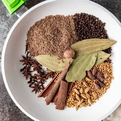 Fresh Garam Masala Spice Powder Black Pepper Raw Herb Processing Single ...
