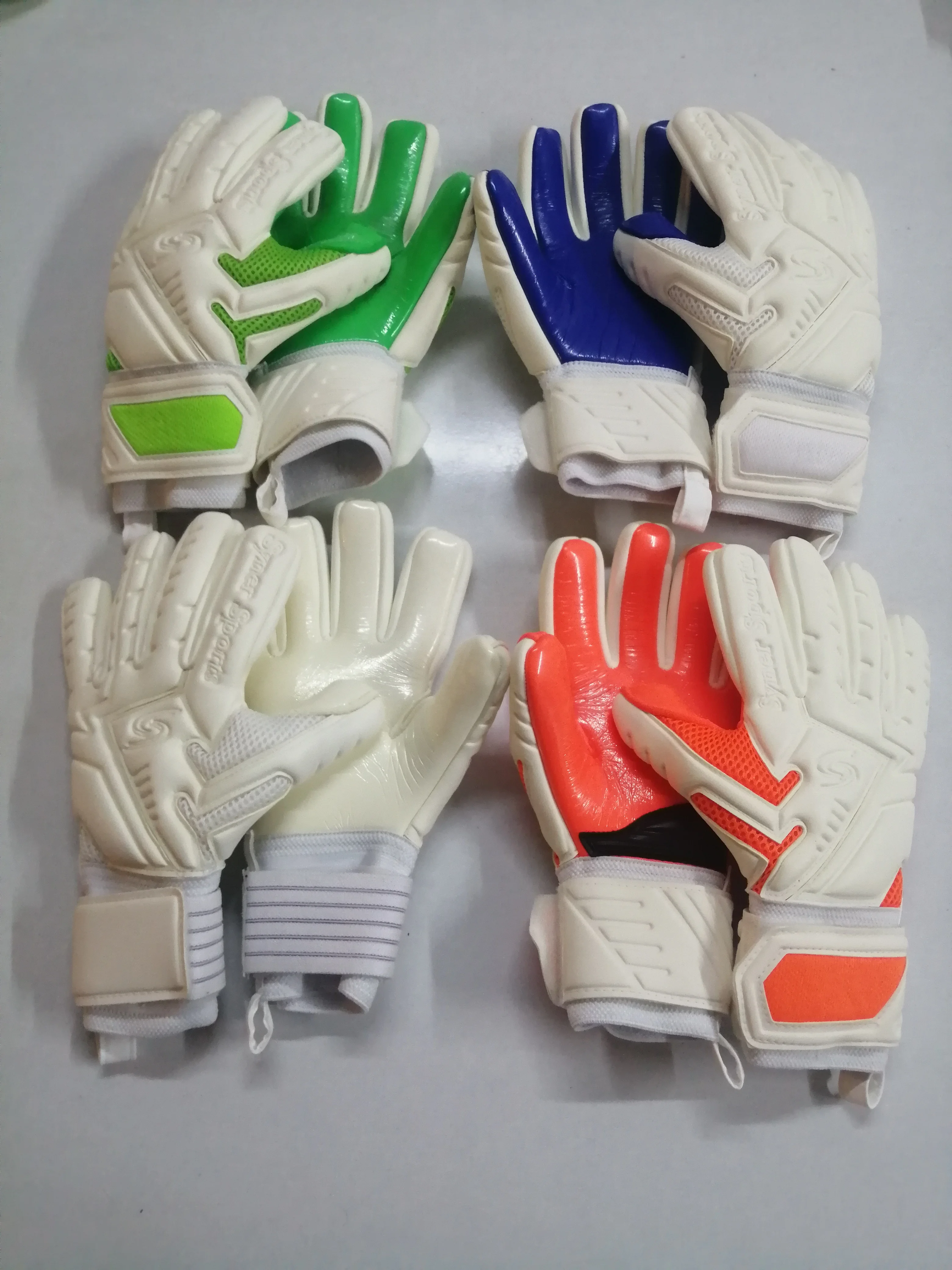 Customized Football Goalkeeper Gloves - High Gripping