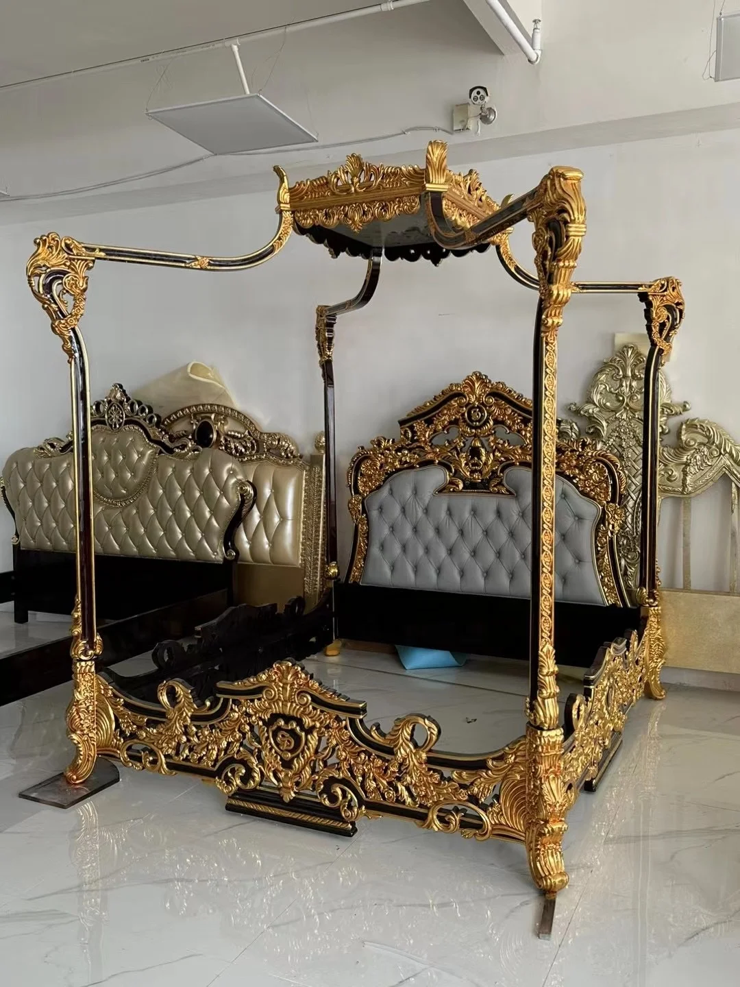 Handmade High Gloss Black Gold Carved Royal Luxury Bed