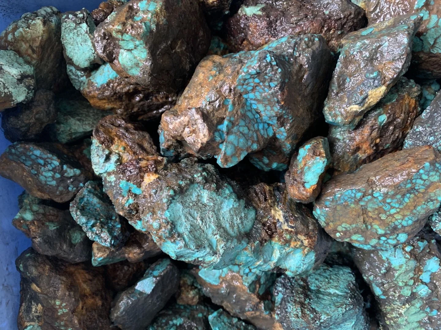 Hubei Yungai Clouldy Turquoise Mine - Natural Sky Blue Gemstones