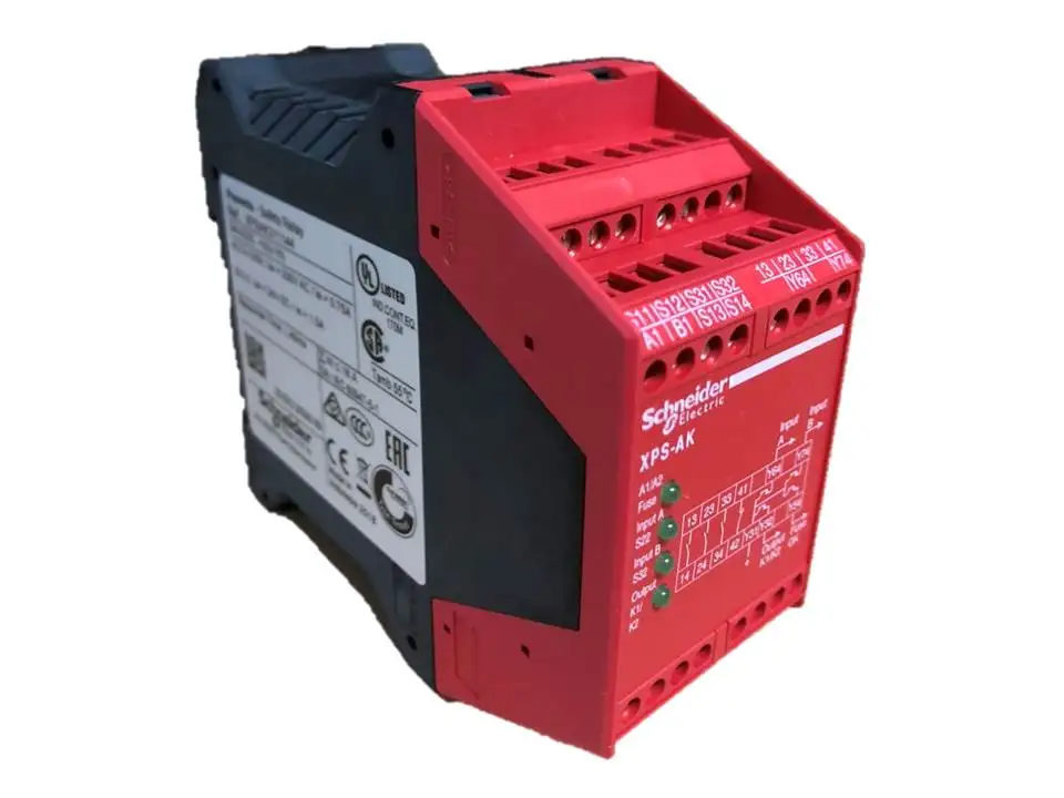Schneider XPSAK311144 Safety Relay - Reliable Protection