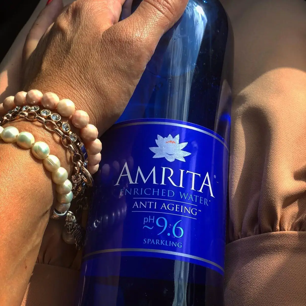 Amrita Alkaline Anti-aging Mineral Water 1l Still Sparkling Ph9 - Buy ...