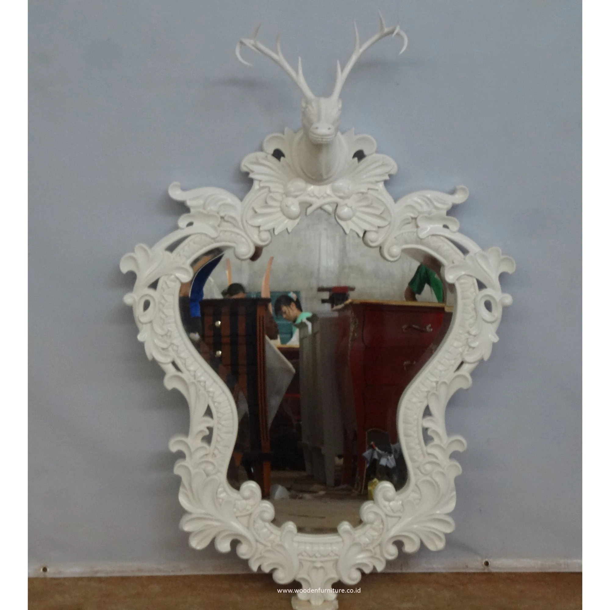 White Painted Deer Head Mirror – Classic Oval Design with Wooden Frame ...