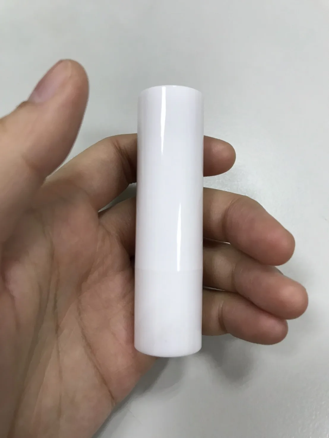 Wholesale White Empty Round Lip Balm Lipstick Tube Low Moq - Buy Make ...