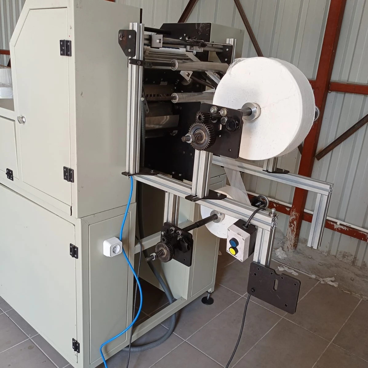 Compact Gauze Swab Folding Machine - Efficient & Reliable