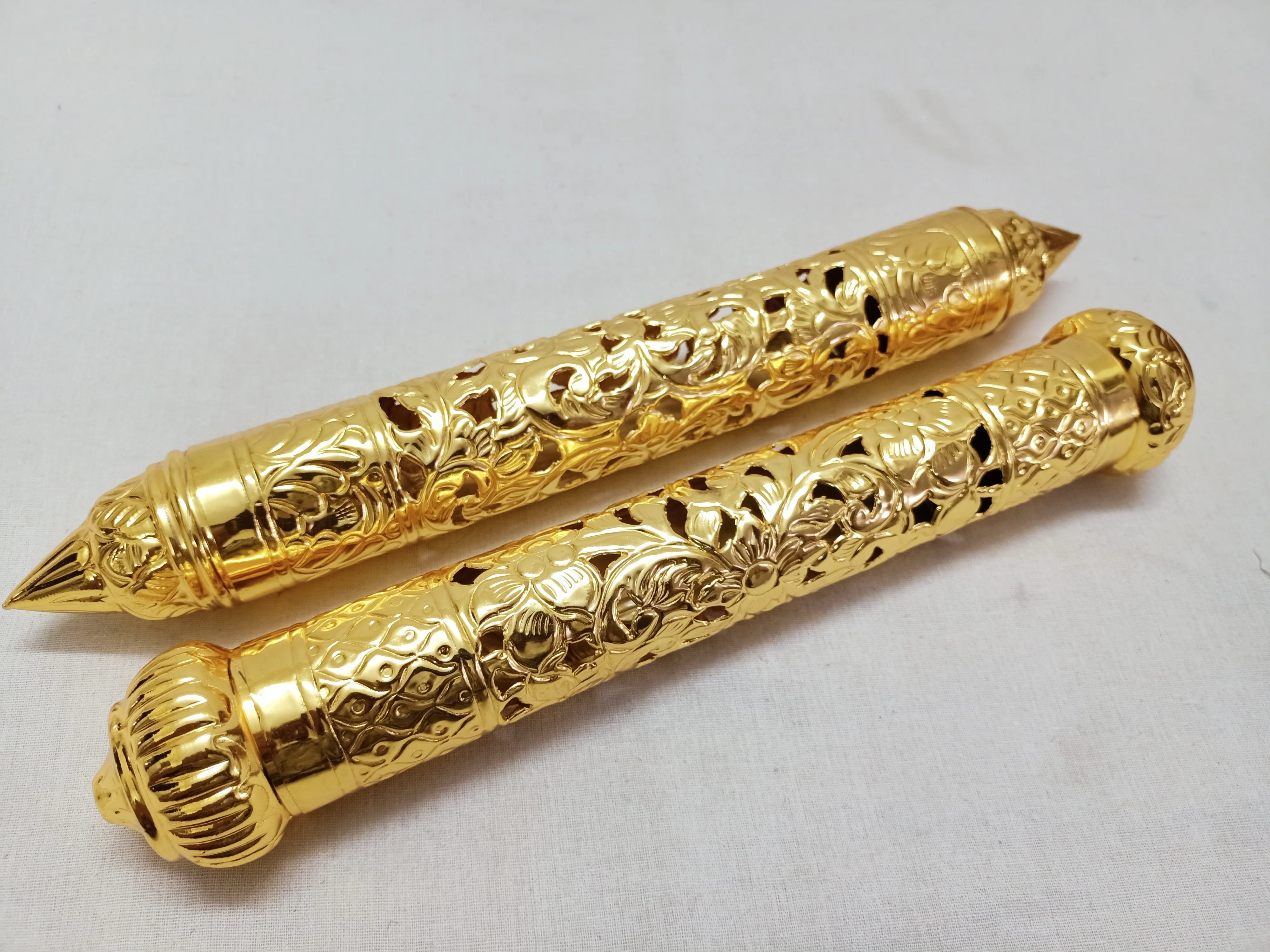 Custom Made Metal Engraved Royal Scroll Tubes for Invitations