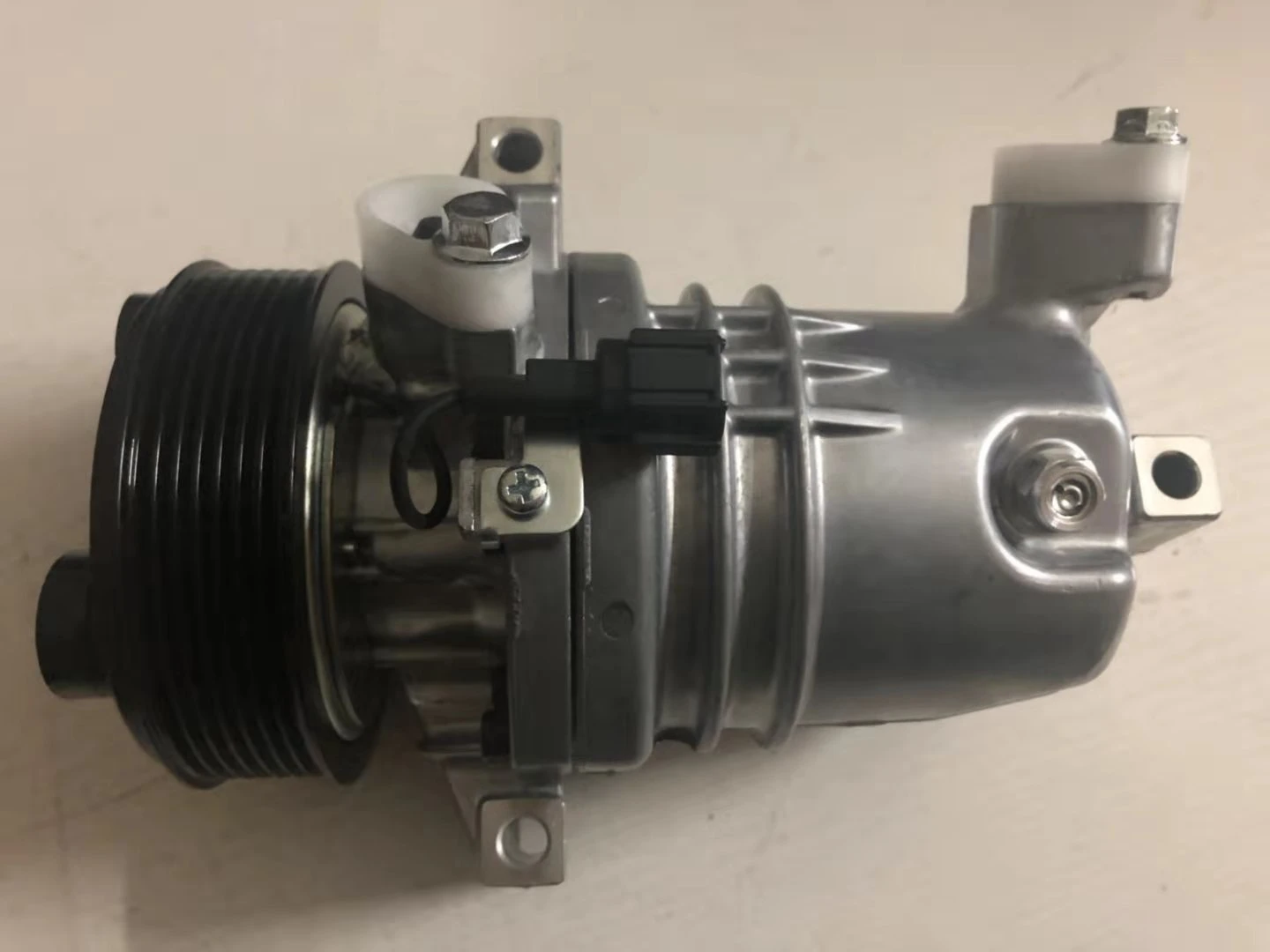 92600-CJ73A Calsonic CR10 untuk Nissan Livina/ Cube 1.6/ Versa Tiida ...