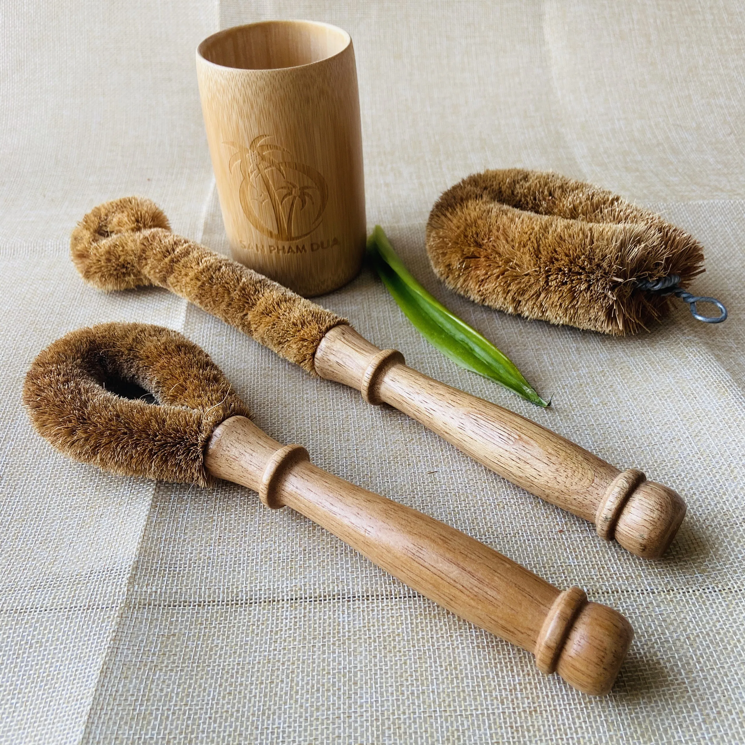 Eco-friendly Cleaning with Coconut Coir Fiber Brushes