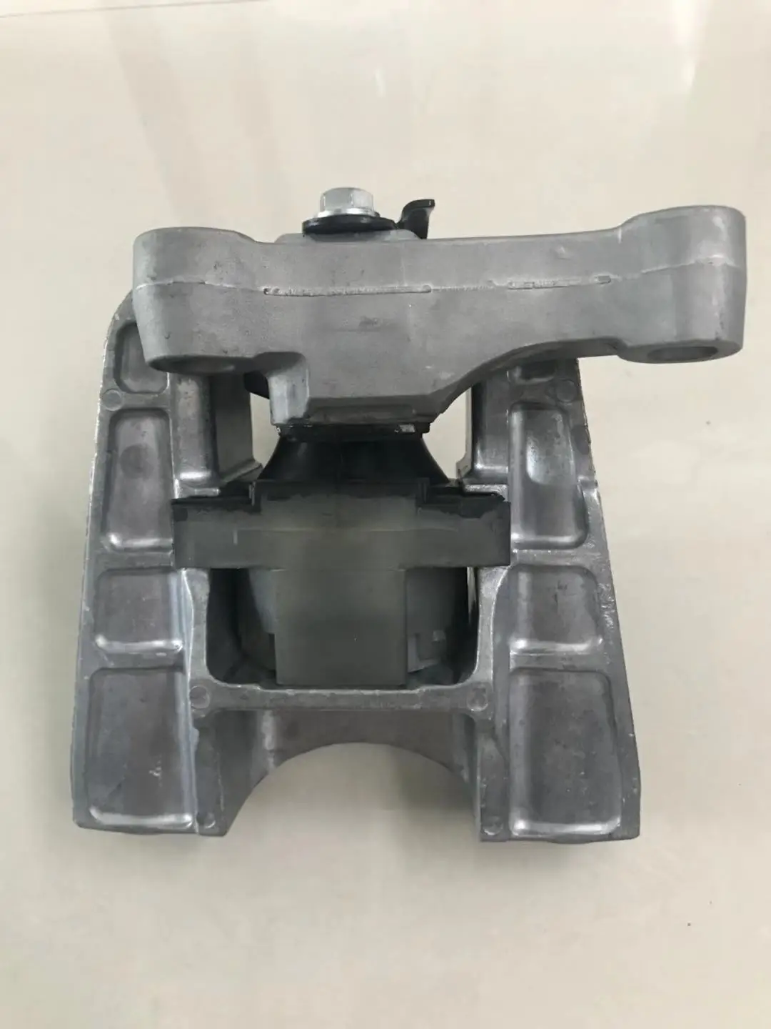 E3BZ6038A E3B1-6F012-BF Motor de montaje del Motor para Ford Figo 2016 ...