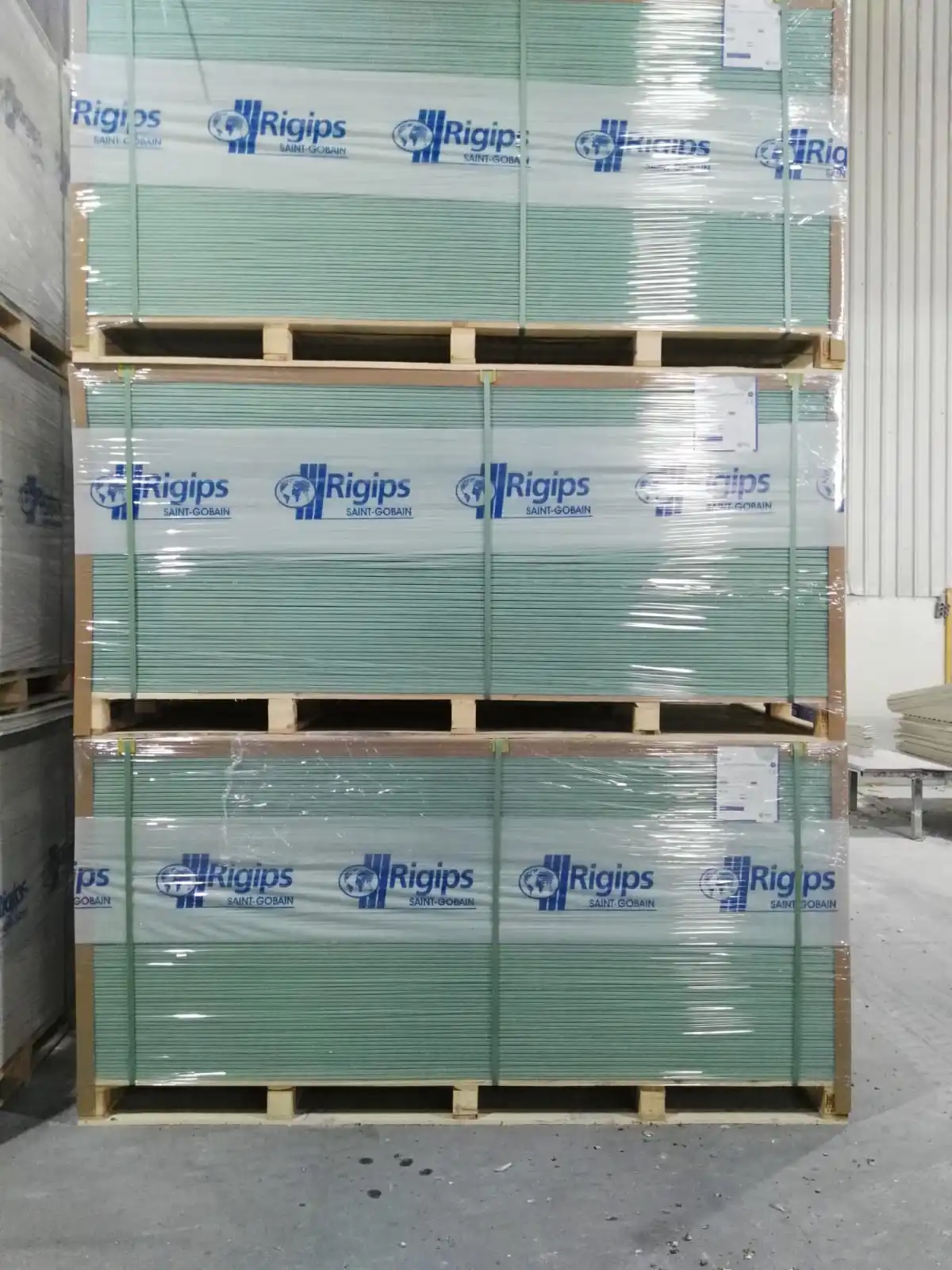 Standard Plasterboard - Gypsum Board for Walls & Ceilings