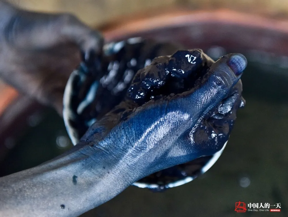 China Made Pure Natural Indigo Blue Granular 60% Compound - Buy Indigo ...