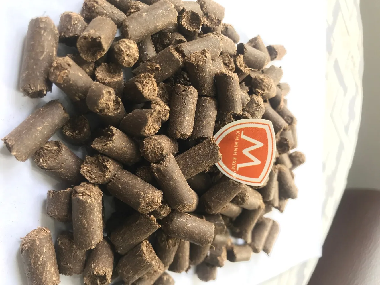 SUGARCANE BAGASSE PELLET for ANIMAL FEED - ORIGIN VIETNAM