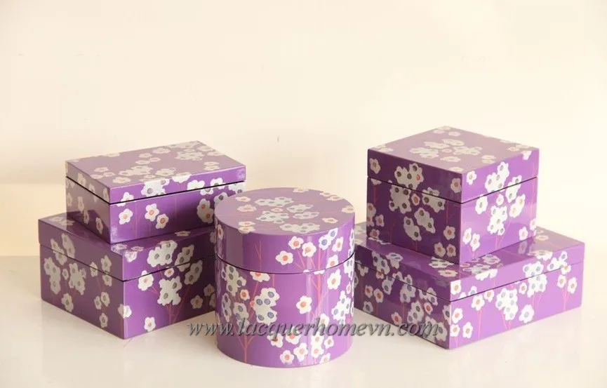 Decorative Square Box Finish With Luxury Pattern In Black Ground ...