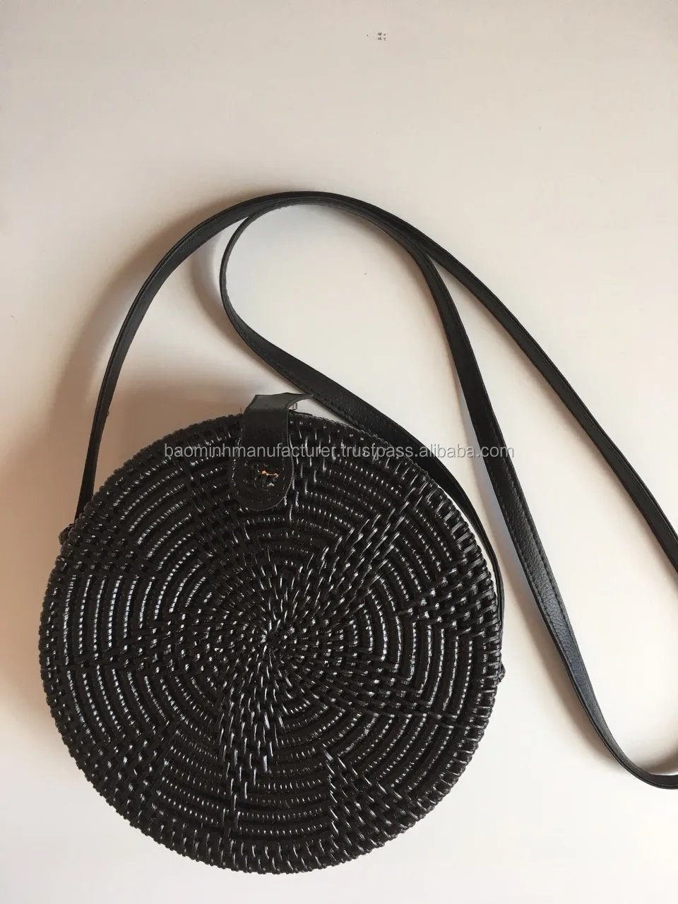 Youthful Pink Plastic Rattan Circle Cross Body Bag - Buy Rattan Bag ...