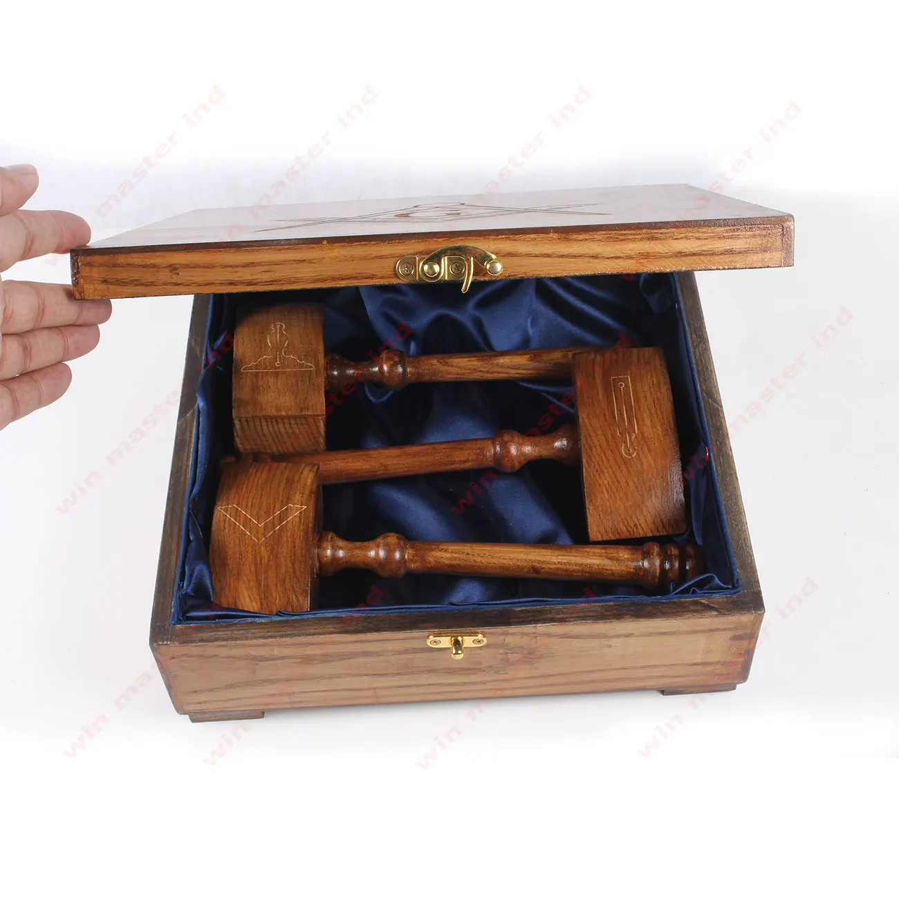 Masonic Regalia Red Leather Sash Case - Buy Masonic Regalia Red Leather ...