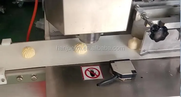 Small Type Moon Cake Maamoul Mamoul Encrusting Machine