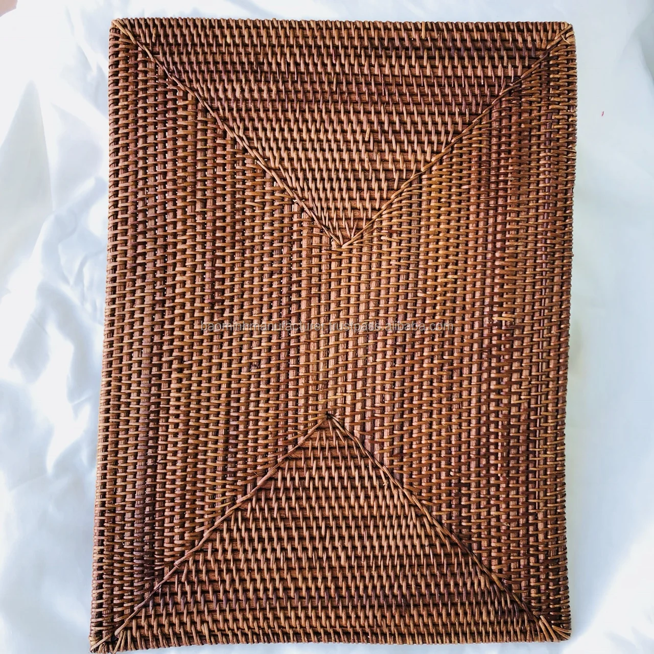 Natural Round Rattan Plate Mat - Sustainable & Stylish