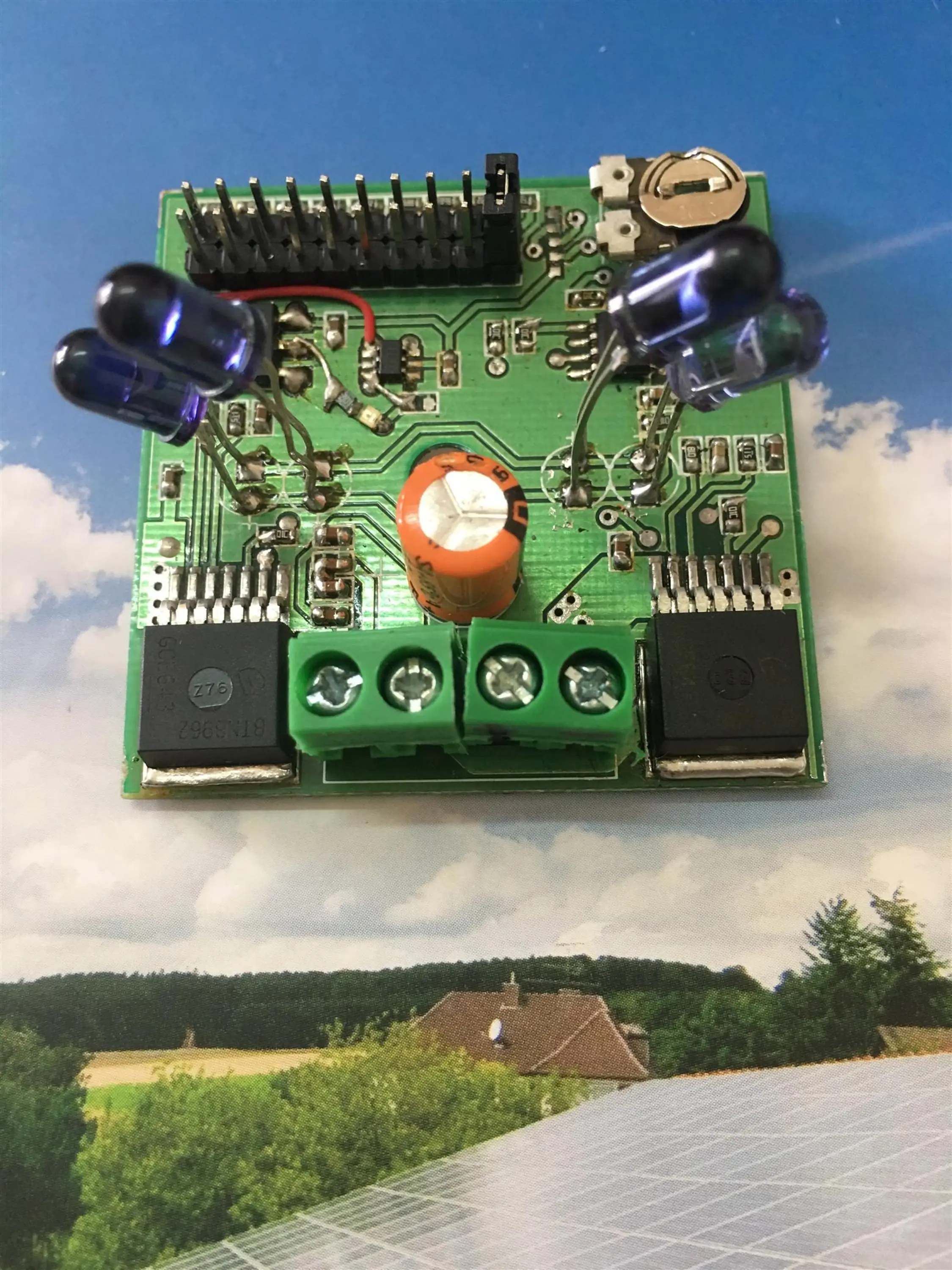 Digital type sun tracker control unit :: Green manufacturer