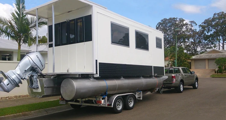 Luxury Floating Caravan - Houseboat with Comfort & Style