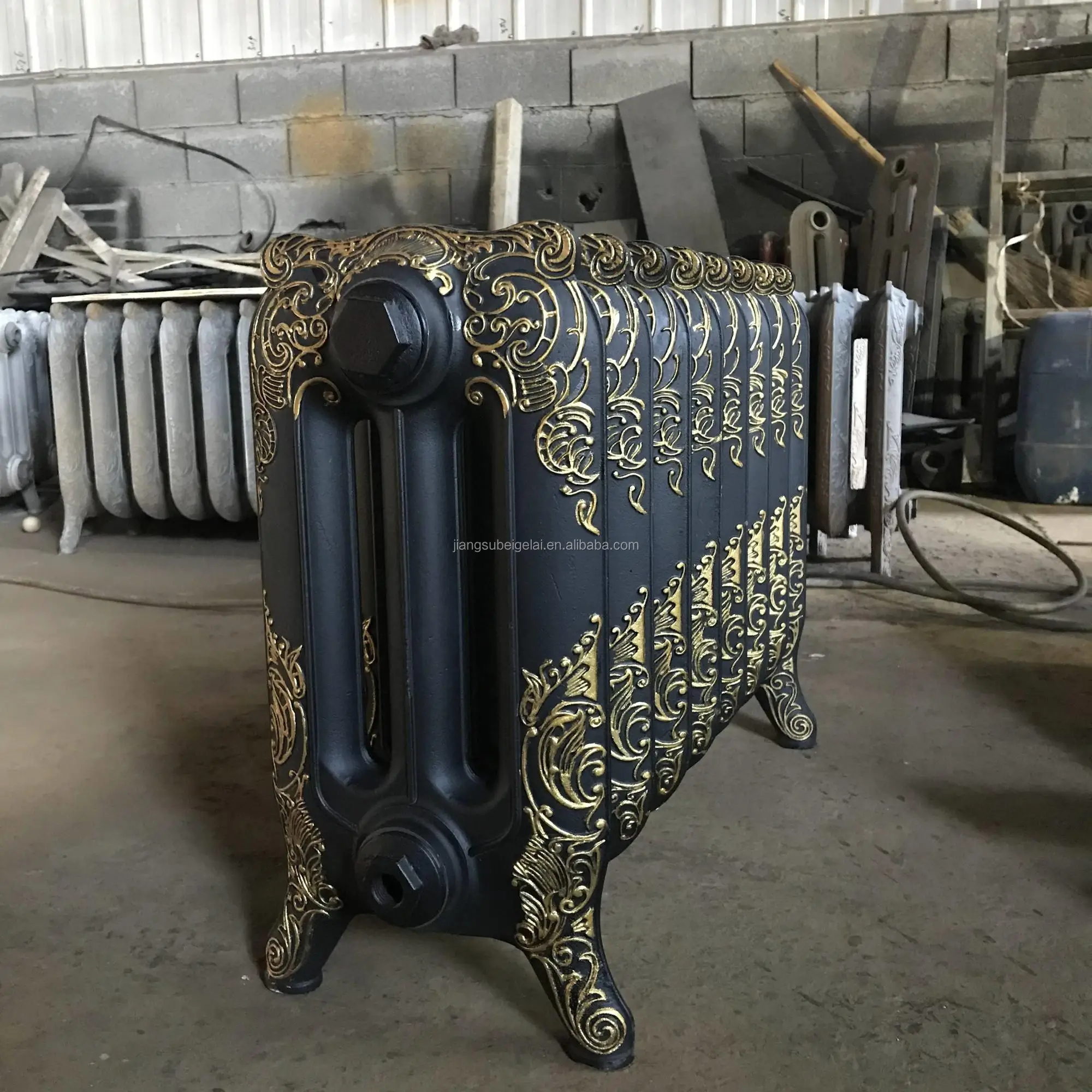 Black Traditional Horizontal Section Assembled Water Cast Iron Radiator ...