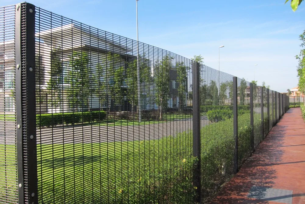 Fence Of Galvanized Reinforcement Wire Mesh - Buy Galvanized Steel ...