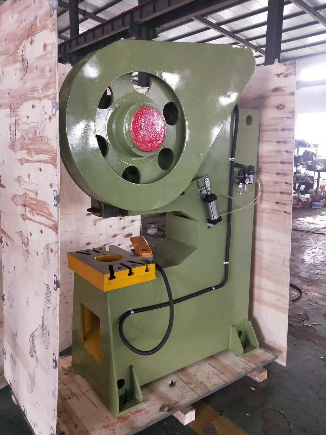 Flywheel Run J23 Series Mechanical Power Press Punching Machine for Sale