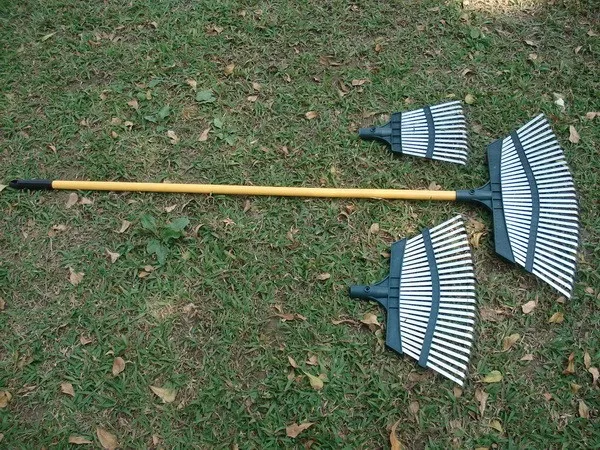 31 Tine Garden Flat Rake with Adjustable Flex Head