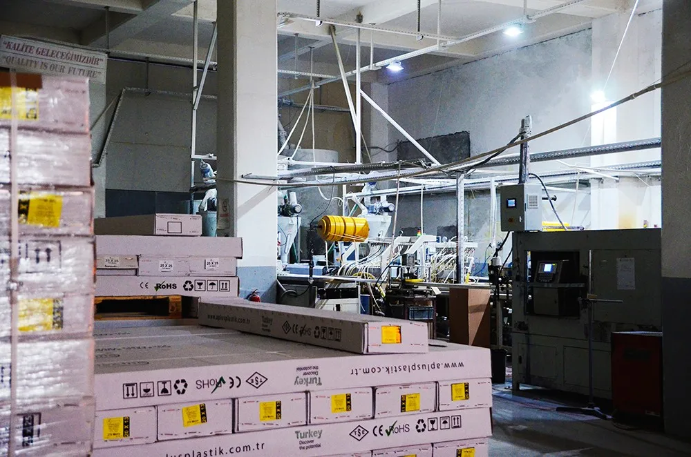 Rubber Socket Rubber Male Plug With Cover 16a 250v Black - Buy Rubber ...