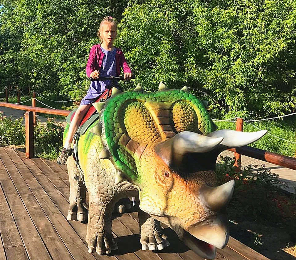 Riding Dinosaurs - Realistic Simulation for Kids' Fun