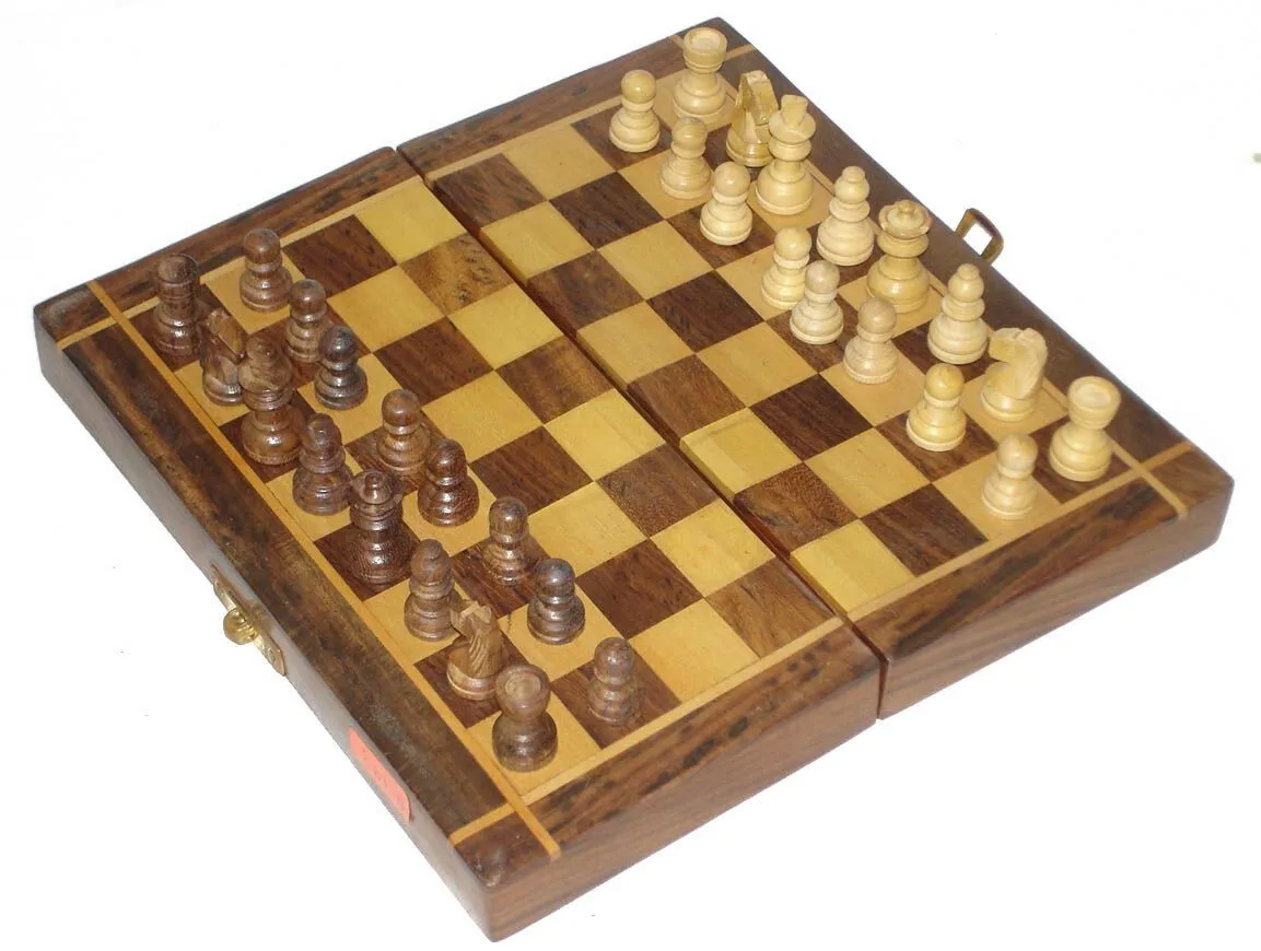 WOODEN CHESS GAMES - Customizable Handicrafts for All Ages