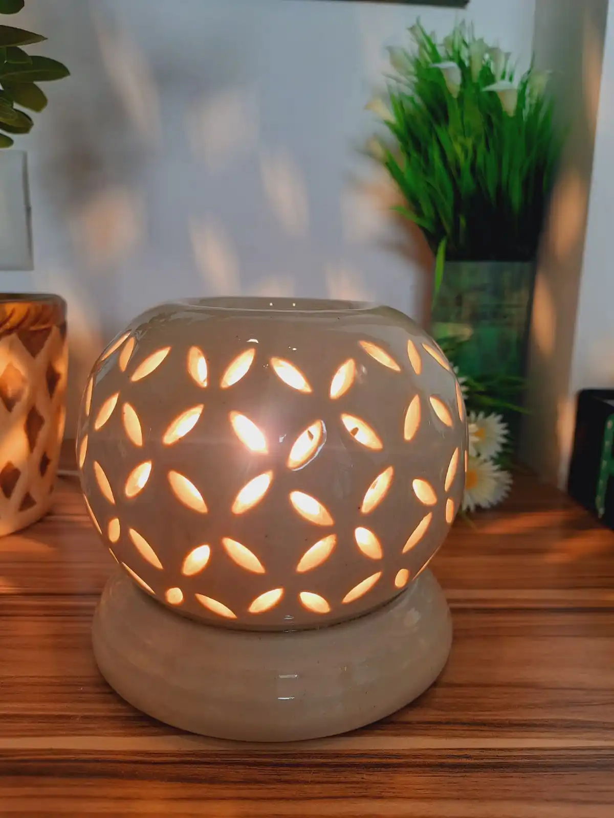 Modern Oil Diffuse Ceramic in Customize Design for Home Spa Hotel ...