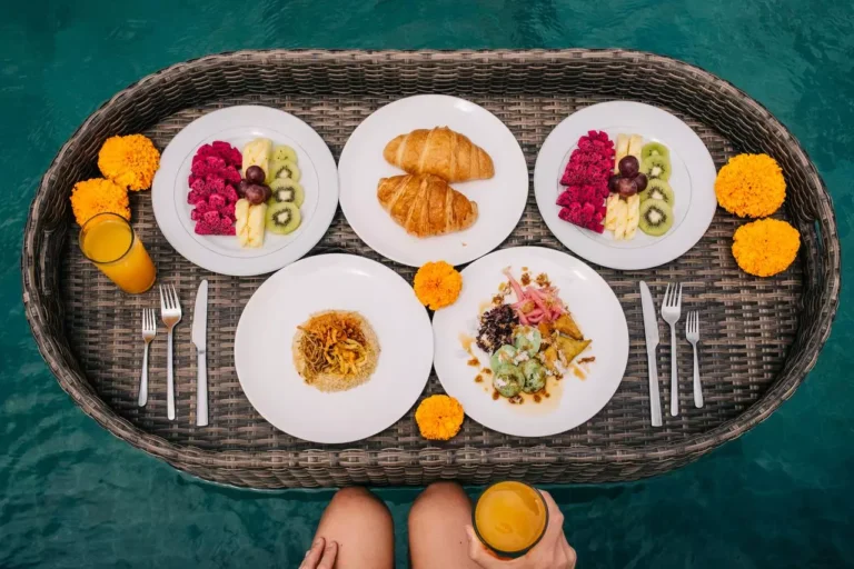 Floating Breakfast Tray - Enjoy Luxurious Pool Experience