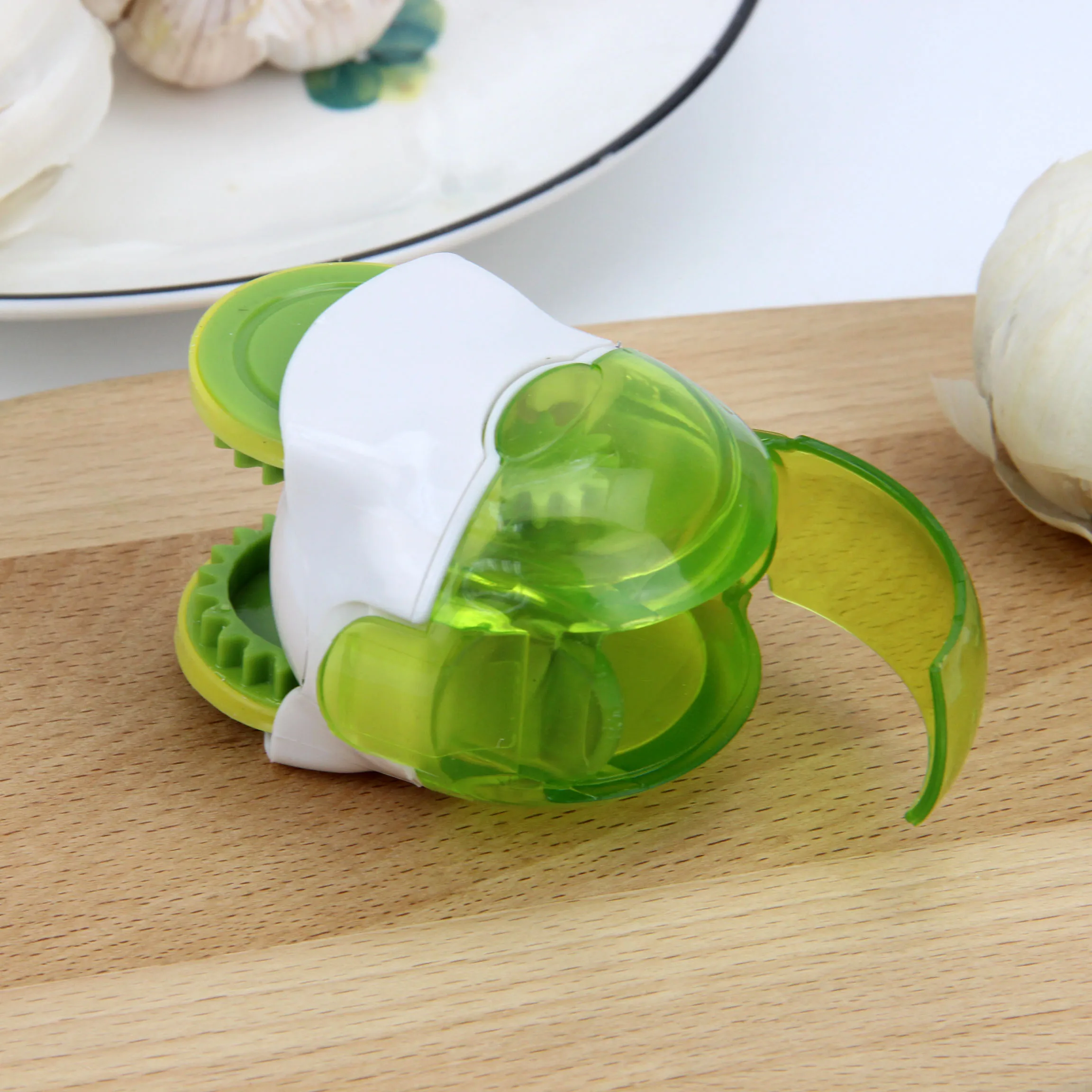 Plastic Rolling Garlic Press Crusher Chopper Kitchen Gadgets