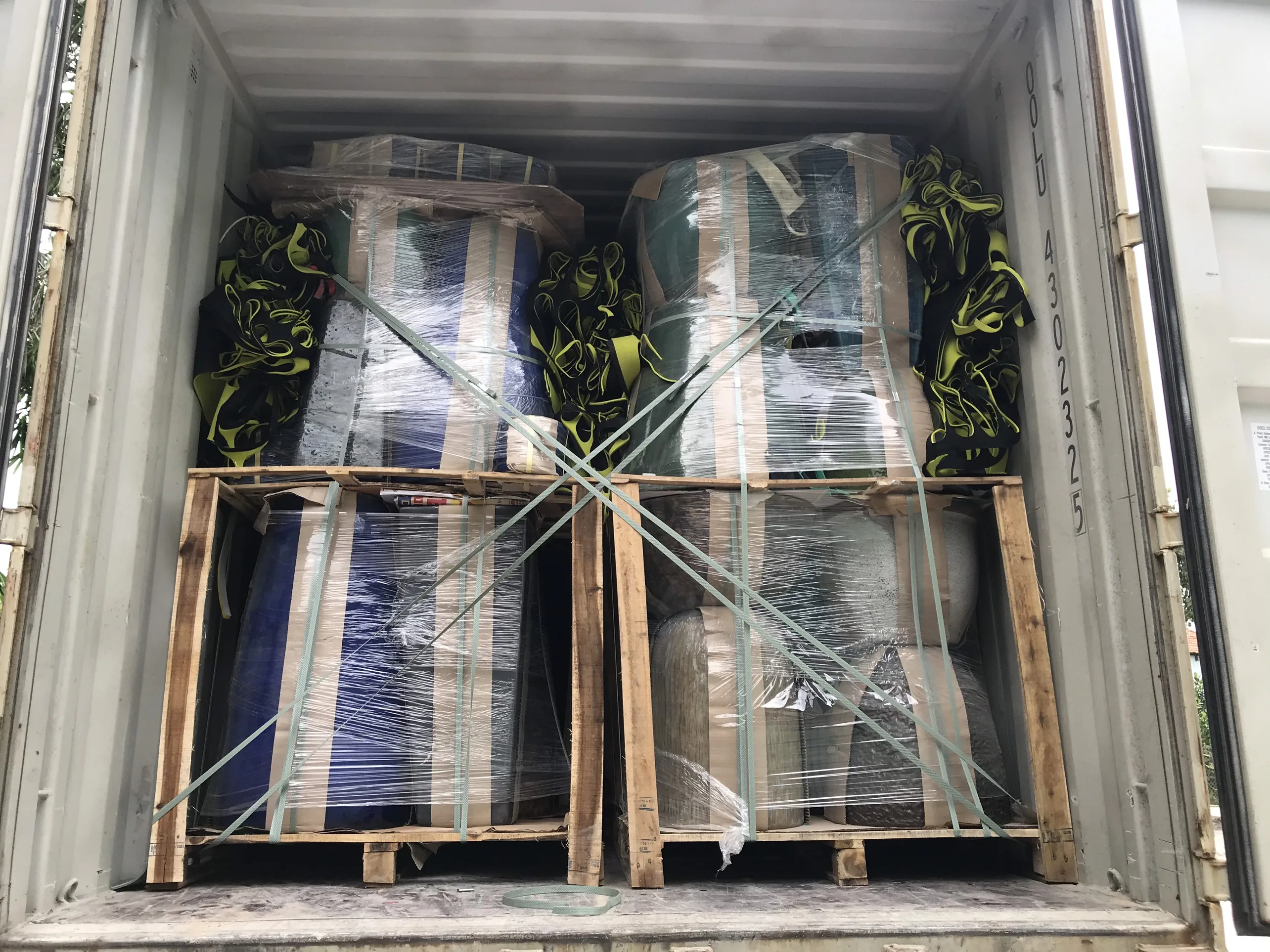 Compact Figure 8 Mop Set Entirely Made From Durable PVC with Steel Pole ...