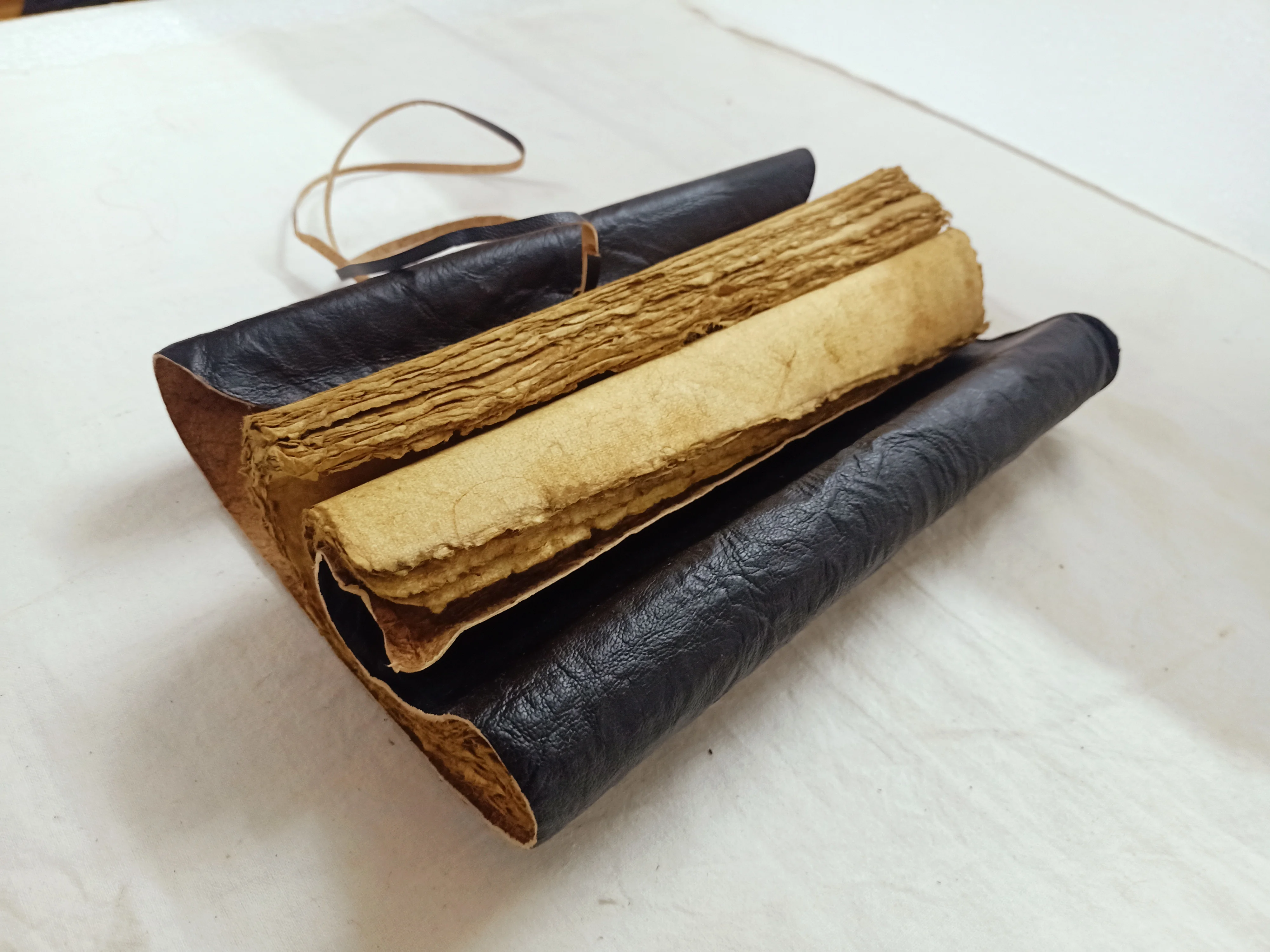 Old Antique Look Scroll Leather Journals Made Using Cotton Handmade ...