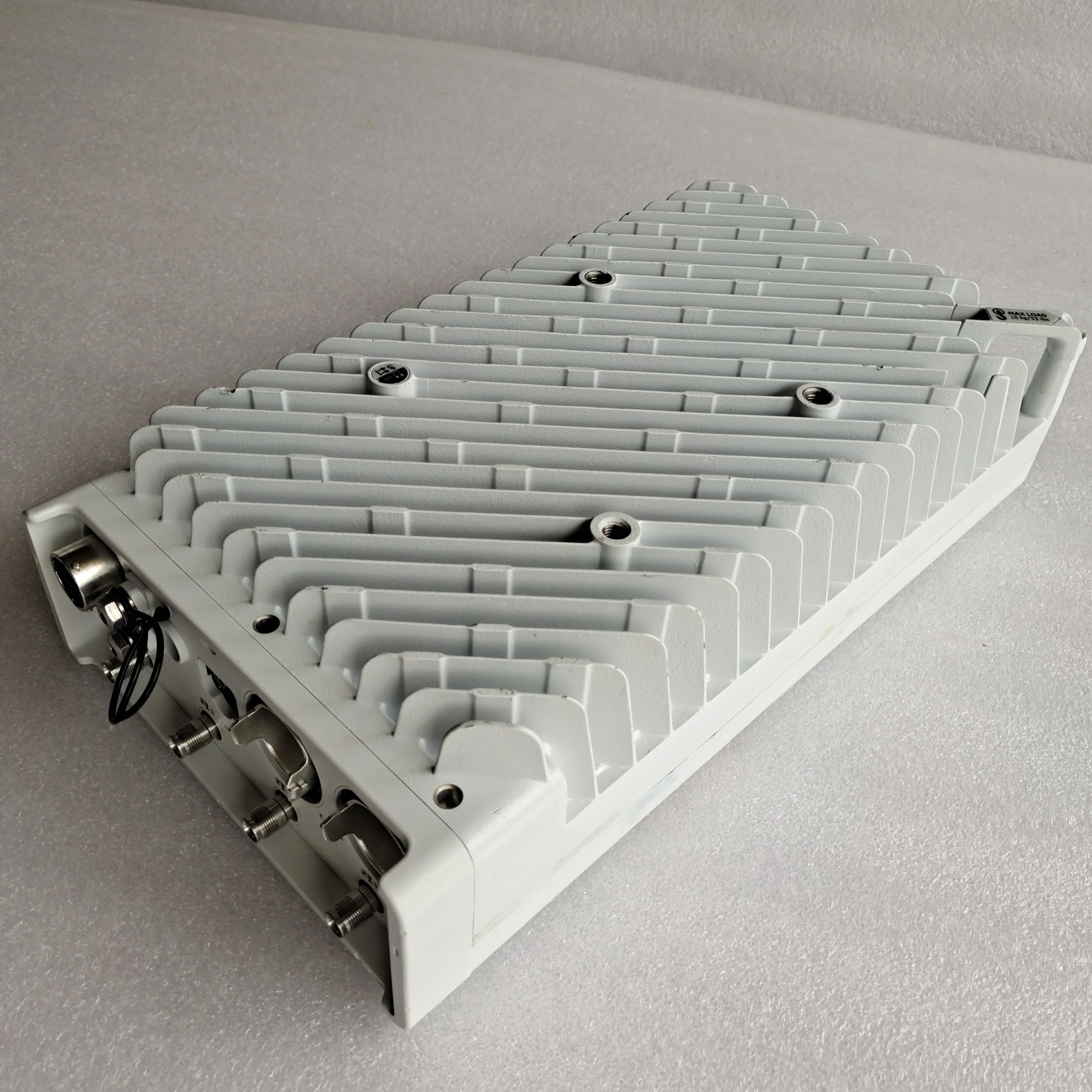 Ericsson AIR 4435 B41K KRD 901 185/2 - 5G NR Radio, Mid Band